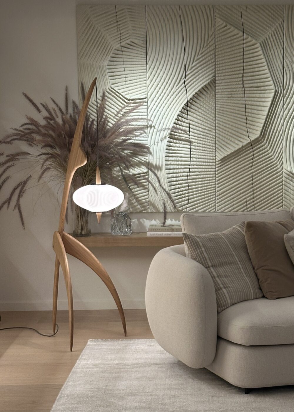The Praying Mantis – Floor Lamp – Space Lighting