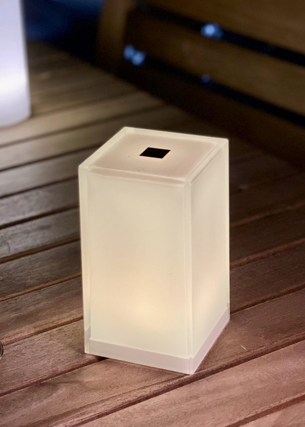 Hokare Cub – LED Table Lamp – Space Lighting