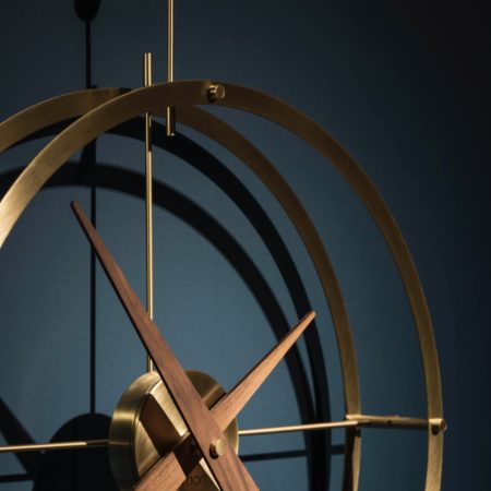 Dos Puntos Premium Clock – Space Lighting