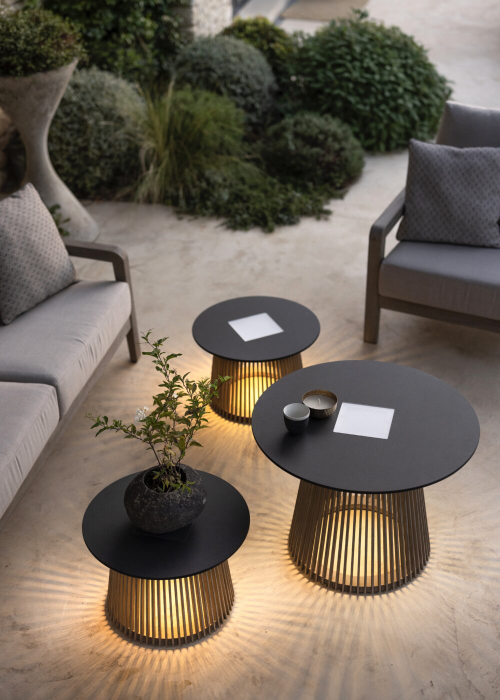 Halo – Lighted Coffee Table – Space Lighting